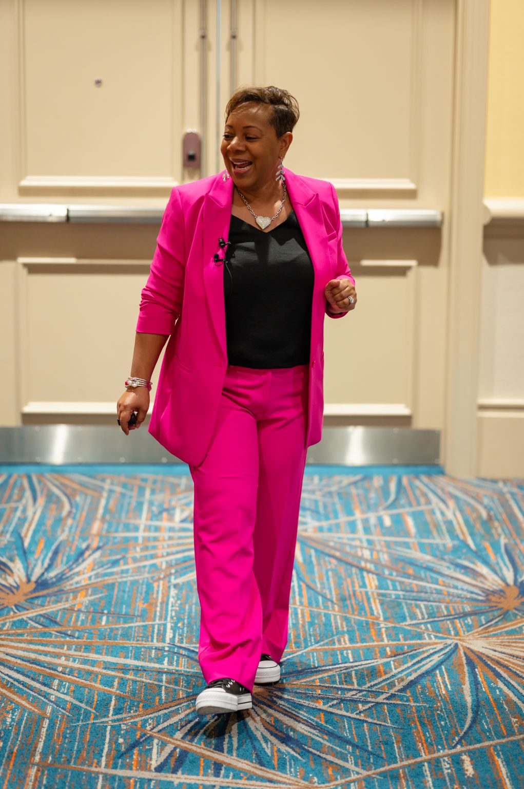 Kelly Charles-Collins, Esq. - The Speaker Mogul on LinkedIn: Hey ... Kelly Charles-Collins, Esq. - The Speaker Mogul on LinkedIn: Hey ...