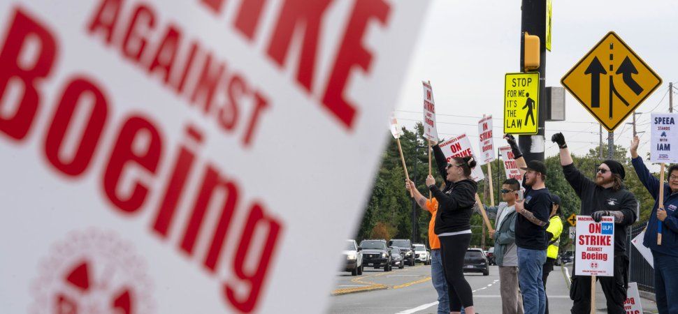 QNewsHub Media on LinkedIn: Boeing Freezes Hiring, Considers Furloughs ... QNewsHub Media on LinkedIn: Boeing Freezes Hiring, Considers Furloughs ...