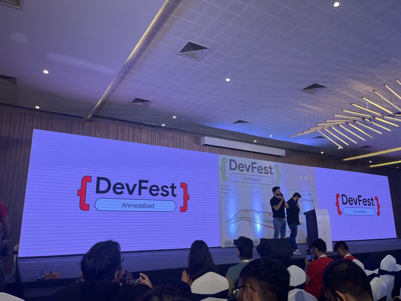 #devfestahm | Mohit Der #devfestahm | Mohit Der
