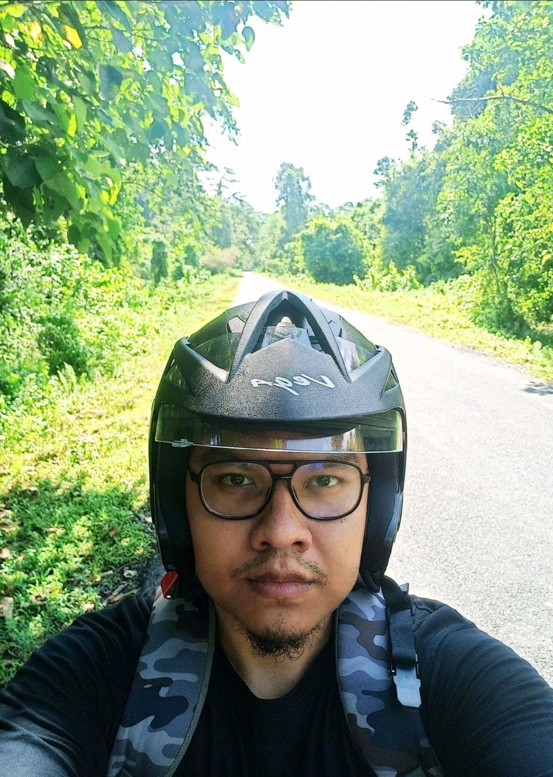 So many trees around me and yet I don't have enough 'leaves'. | Sankab ... So many trees around me and yet I don't have enough 'leaves'. | Sankab ...