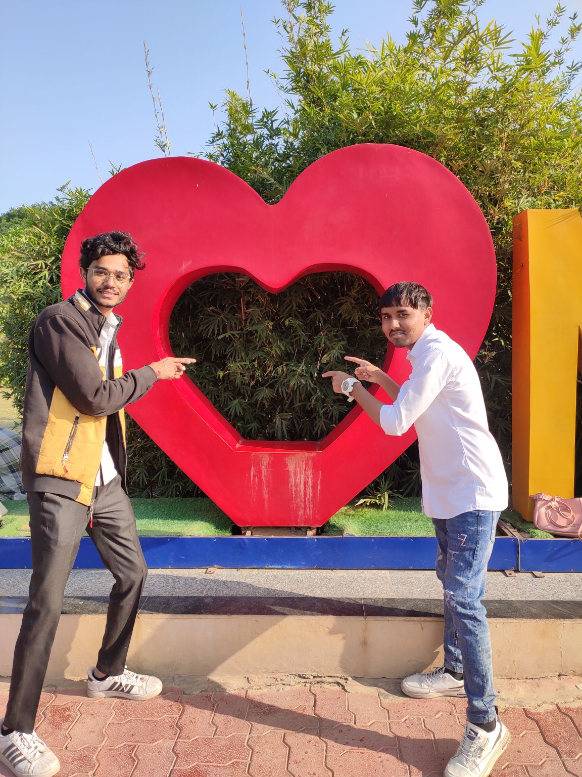 Vismay Suthar π£ on LinkedIn: Everybody pretends like they are perfect ... Vismay Suthar π£ on LinkedIn: Everybody pretends like they are perfect ...