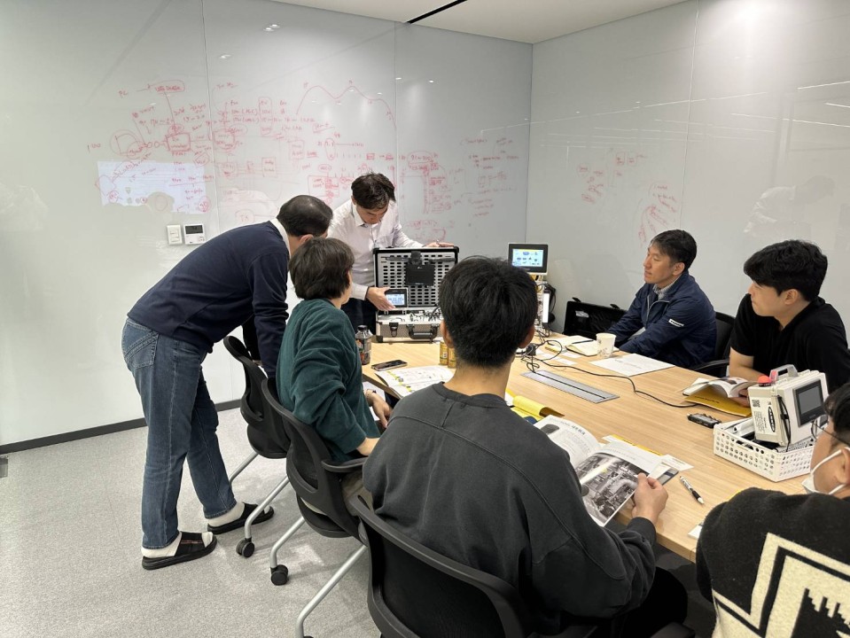 #iiot #smart_factory #asset_monitoring_gateway | ChiChing Liu #iiot #smart_factory #asset_monitoring_gateway | ChiChing Liu