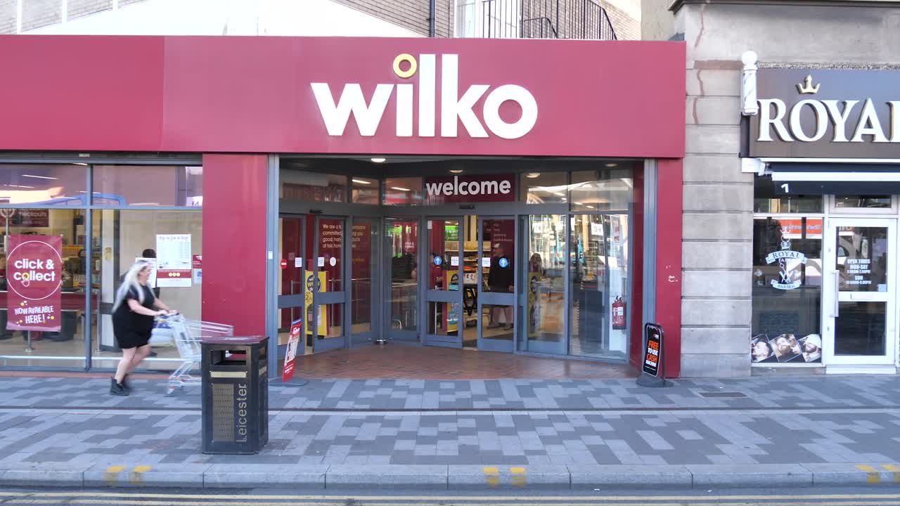 wilko superfan gets her own 'wilko sweep' | Kevin Watson-Hoy wilko superfan gets her own 'wilko sweep' | Kevin Watson-Hoy