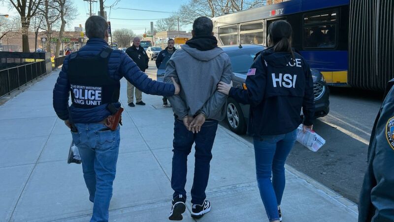 ABC News on LinkedIn: 70 NYC housing workers charged in largest bribery ... ABC News on LinkedIn: 70 NYC housing workers charged in largest bribery ...