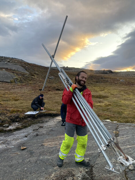Greenland Greetings — Aaron Cooke, US Embassy Science Fellow funded by ... Greenland Greetings — Aaron Cooke, US Embassy Science Fellow funded by ...