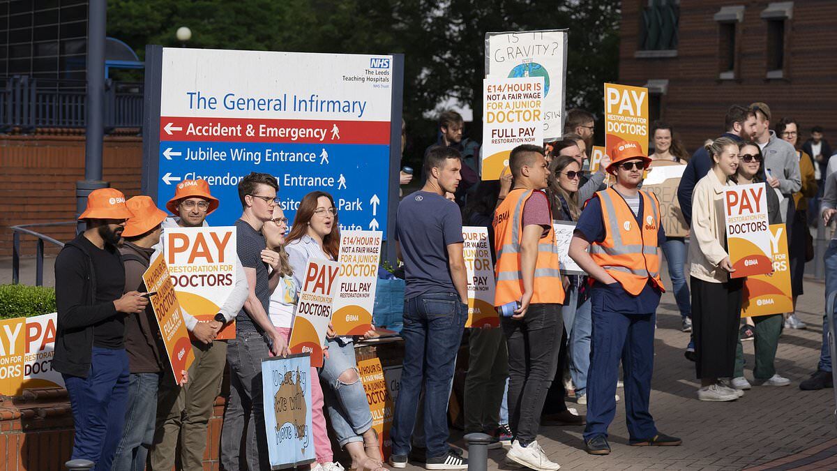 Julia S. on LinkedIn: Busiest summer EVER for crippled NHS as waiting ... Julia S. on LinkedIn: Busiest summer EVER for crippled NHS as waiting ...