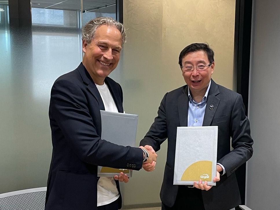 Vonage on LinkedIn: Vonage CEO Niklas Heuveldop joined Bill Chang, CEO ... Vonage on LinkedIn: Vonage CEO Niklas Heuveldop joined Bill Chang, CEO ...