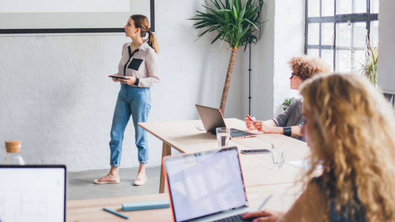 How to Create a Compelling Pitch Deck How to Create a Compelling Pitch Deck