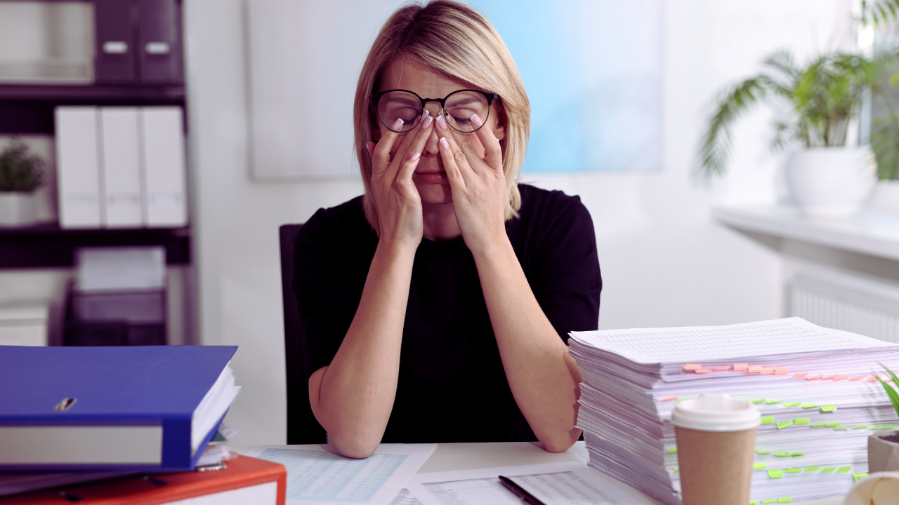 Building Resilience: Navigating Workplace Stresses and Strains Building Resilience: Navigating Workplace Stresses and Strains