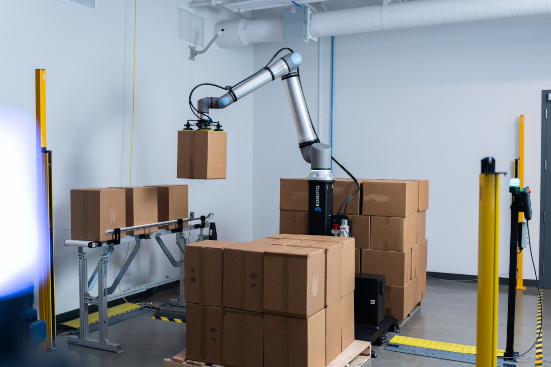 Multinational Pharma Extends Use of Robotiq Palletizing Units Multinational Pharma Extends Use of Robotiq Palletizing Units