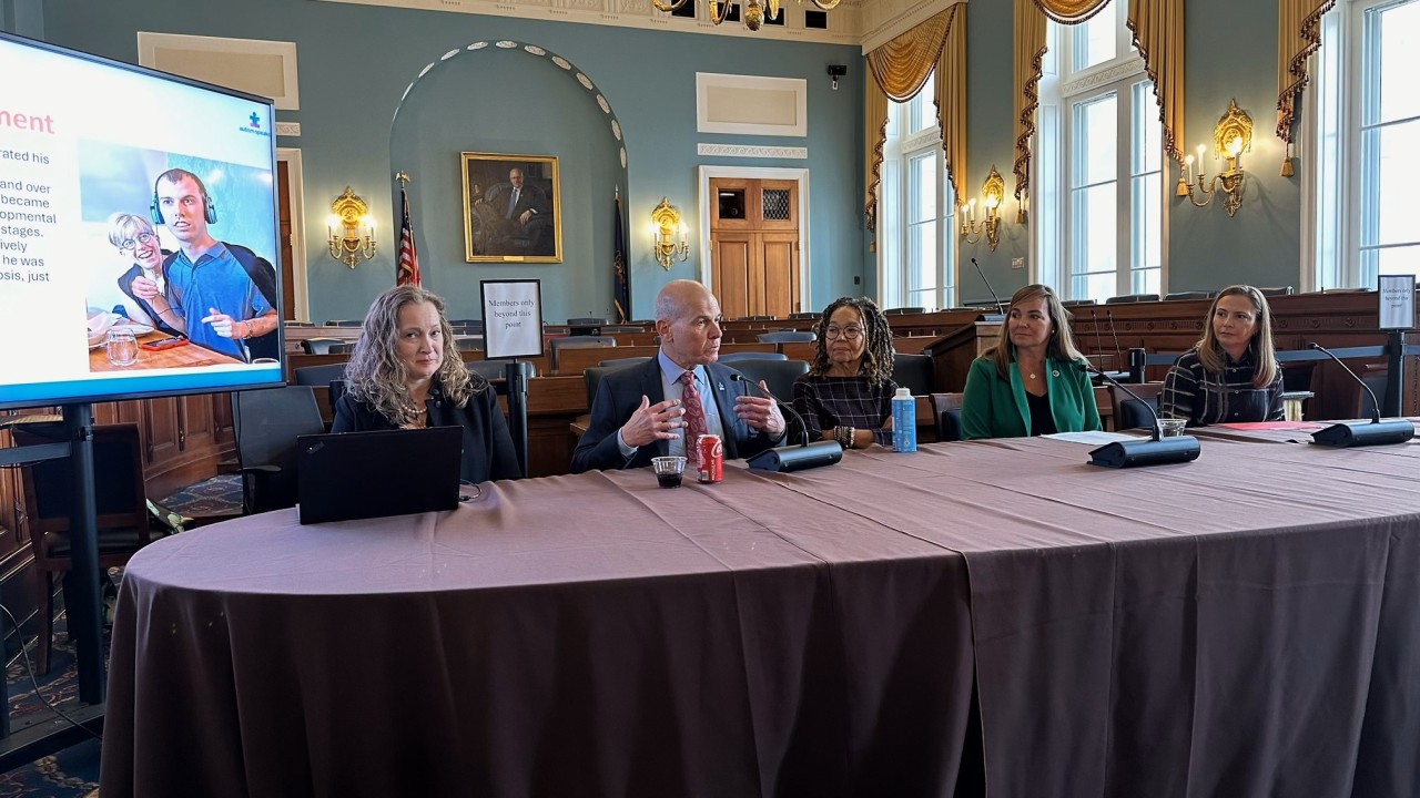Supporting Family Caregivers Supporting Family Caregivers
