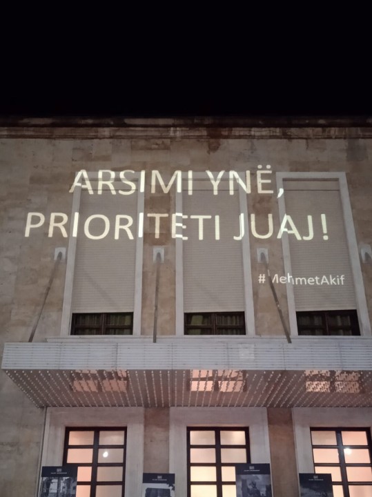 Mbyllja e shkollave demton rende te ardhmen e Shqiperise Mbyllja e shkollave demton rende te ardhmen e Shqiperise