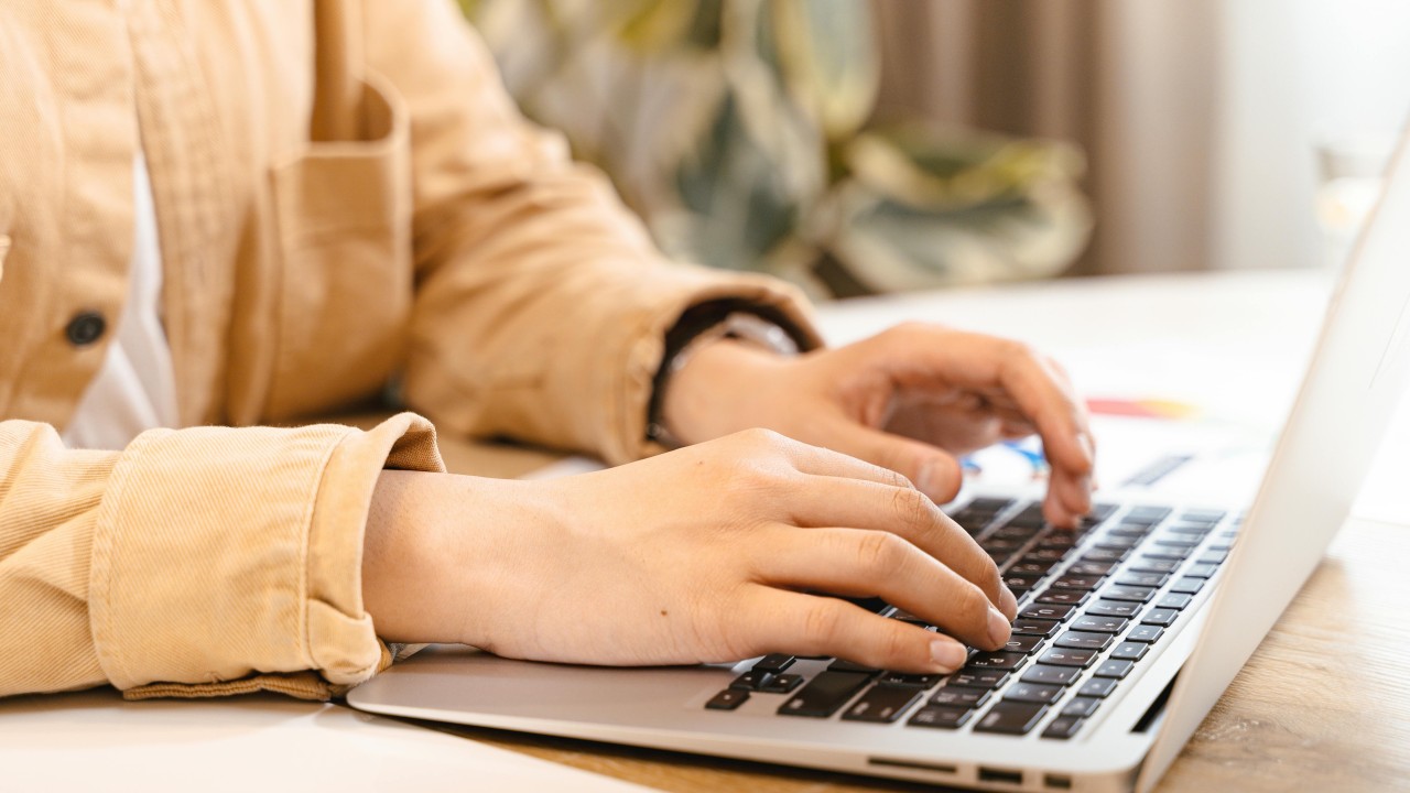A Blurred View: Navigating Online Learning as a Sight-Impair A Blurred View: Navigating Online Learning as a Sight-Impair