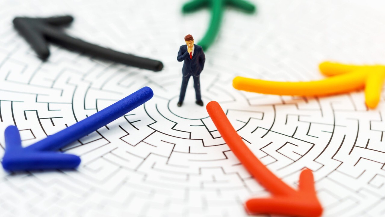 Navigating the Maze: Tackling Supply Chain Constraints in a Volatile World Navigating the Maze: Tackling Supply Chain Constraints in a Volatile World