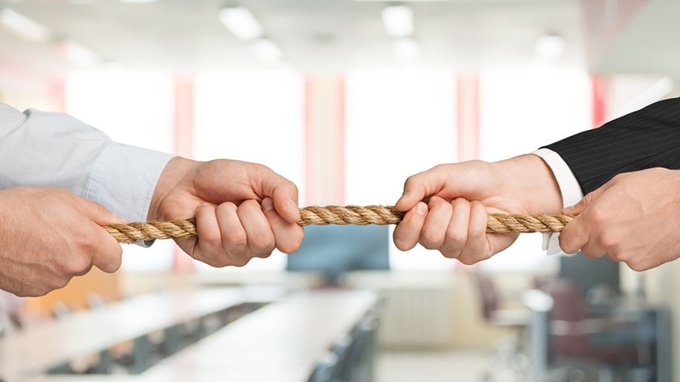 Navigating Workplace Disagreements: From Conflict to Collaboration Navigating Workplace Disagreements: From Conflict to Collaboration