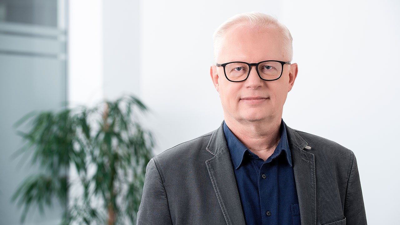 Cinq questions sur : la digitalisation. Cinq questions sur : la digitalisation.