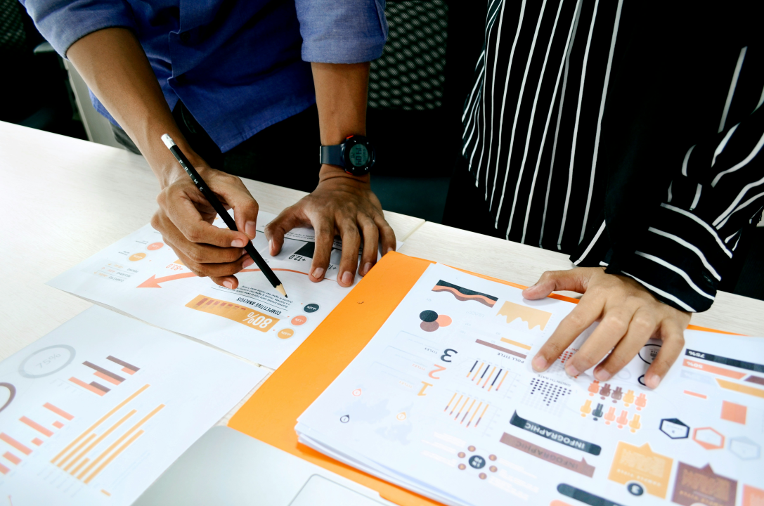 Leveraging Data Analytics in Project Management Leveraging Data Analytics in Project Management