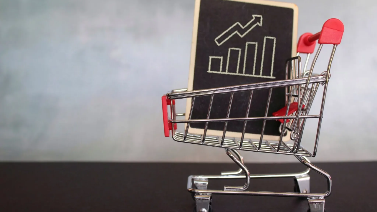 Maximize Profits: Leveraging AI in Sales to Boost Revenue Maximize Profits: Leveraging AI in Sales to Boost Revenue