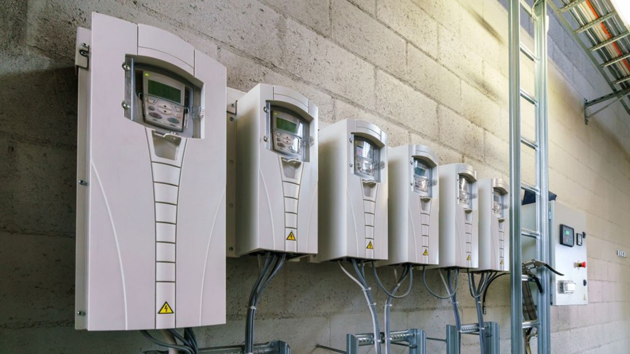 Quick Guide to Troubleshooting Variable Frequency Drives (VFDs) Quick Guide to Troubleshooting Variable Frequency Drives (VFDs)