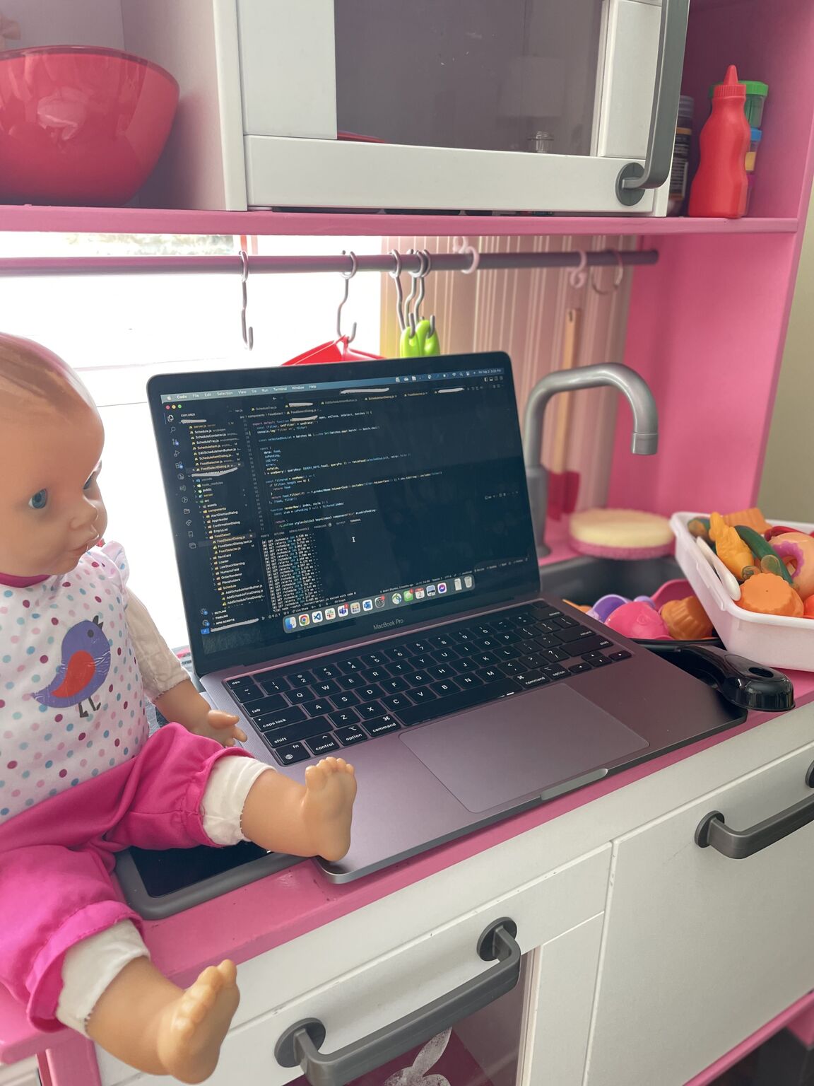 Docker Daddy: Juggling Kubernetes and Cocomelon with a Side of Pampers ... Docker Daddy: Juggling Kubernetes and Cocomelon with a Side of Pampers ...