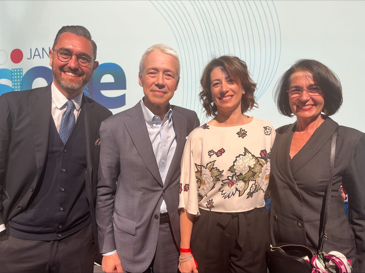 #mycompany #visionejanssen #joaquinitaly | Ioannis Papazoglou #mycompany #visionejanssen #joaquinitaly | Ioannis Papazoglou