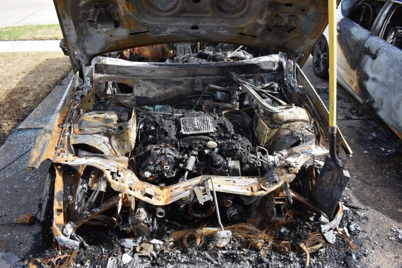 Der ausgebrannte Mercedes (the burned Mercedes). | Paul Haas IAAI CFI-V ... Der ausgebrannte Mercedes (the burned Mercedes). | Paul Haas IAAI CFI-V ...