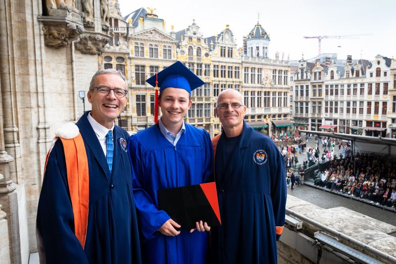 Antoine Henrion on LinkedIn: #grandplace #brussels Antoine Henrion on LinkedIn: #grandplace #brussels