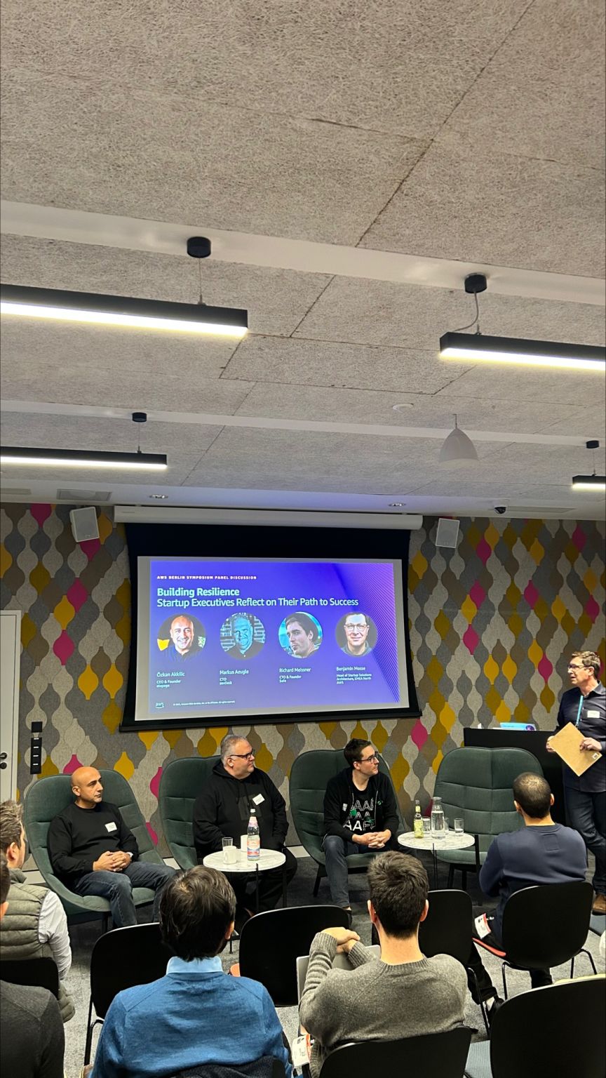 Tobias te Kaat on LinkedIn: #startup #genai #finops #awssymposium #doit ... Tobias te Kaat on LinkedIn: #startup #genai #finops #awssymposium #doit ...