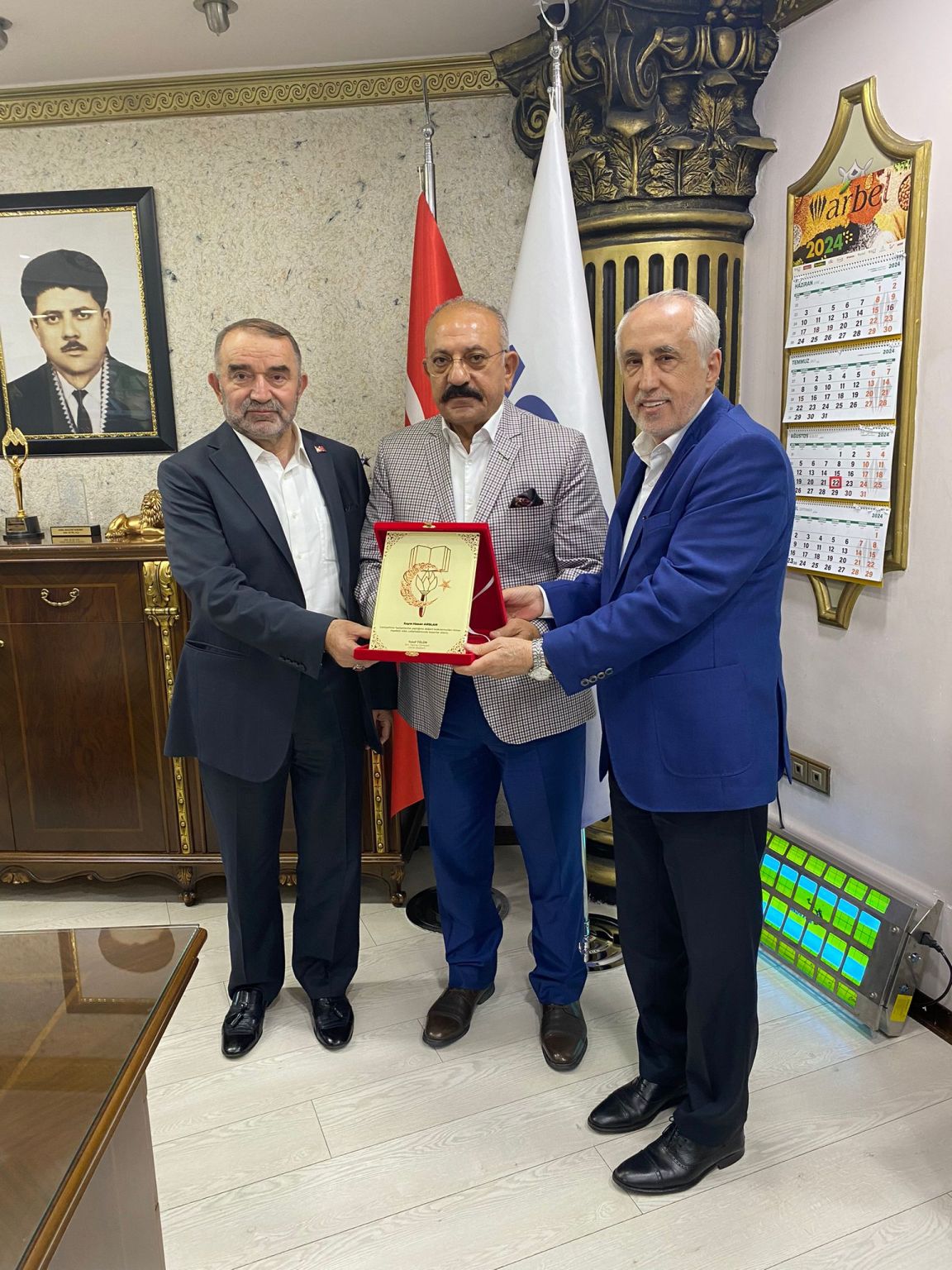 Bugün fabrikamızda ziyaretimize Cumhurbaşkanı Başdanışmanımız İsrafil ... Bugün fabrikamızda ziyaretimize Cumhurbaşkanı Başdanışmanımız İsrafil ...