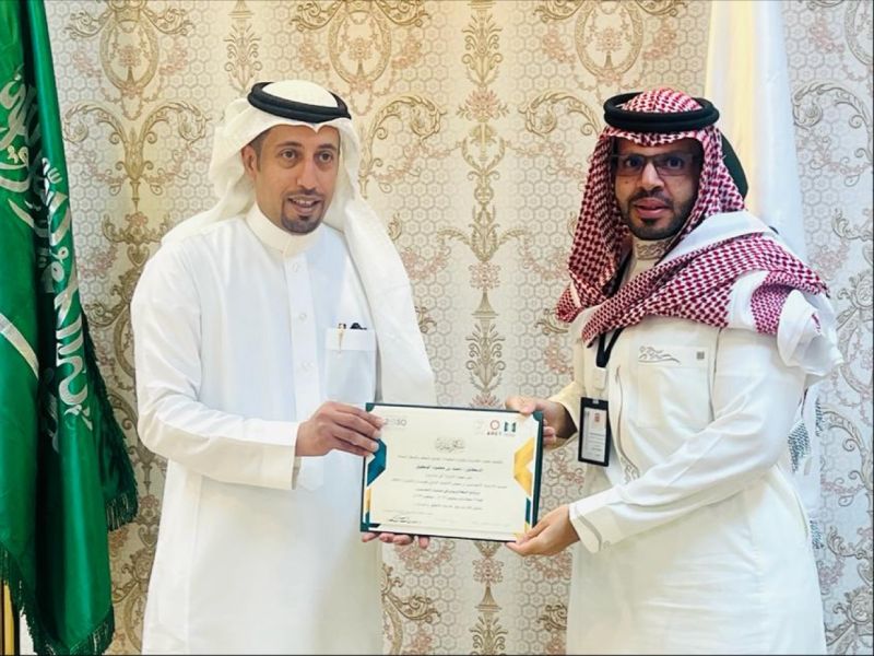 Ahmed Alwakeel , Ph.D على LinkedIn: خلال تكريمي من قبل سعادة عميد كلية ... Ahmed Alwakeel , Ph.D على LinkedIn: خلال تكريمي من قبل سعادة عميد كلية ...