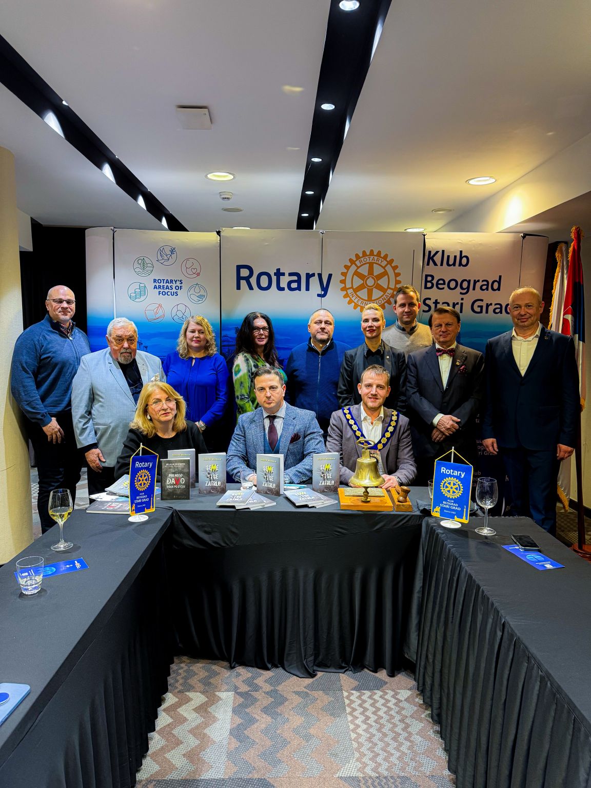 26.2.2025. godine. Promocija romana “Seme ti se zatrlo” kod Rotary Club ... 26.2.2025. godine. Promocija romana “Seme ti se zatrlo” kod Rotary Club ...