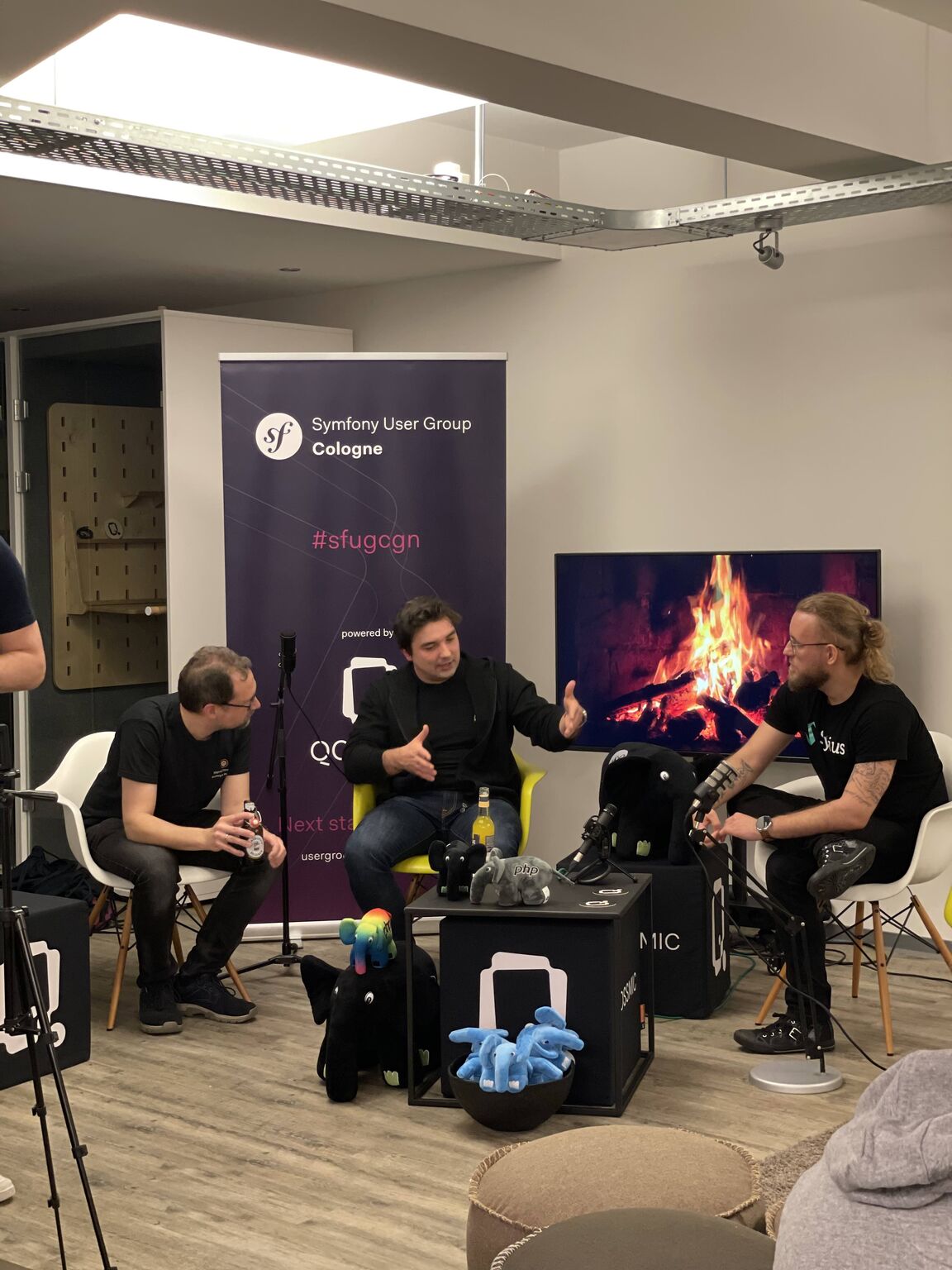 QOSSMIC on LinkedIn: #php #symfony #community #night QOSSMIC on LinkedIn: #php #symfony #community #night