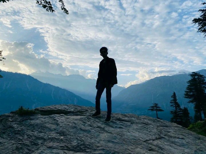 Rao Hamza Tariq on LinkedIn: On the top of Mountain 💙 Rao Hamza Tariq on LinkedIn: On the top of Mountain 💙