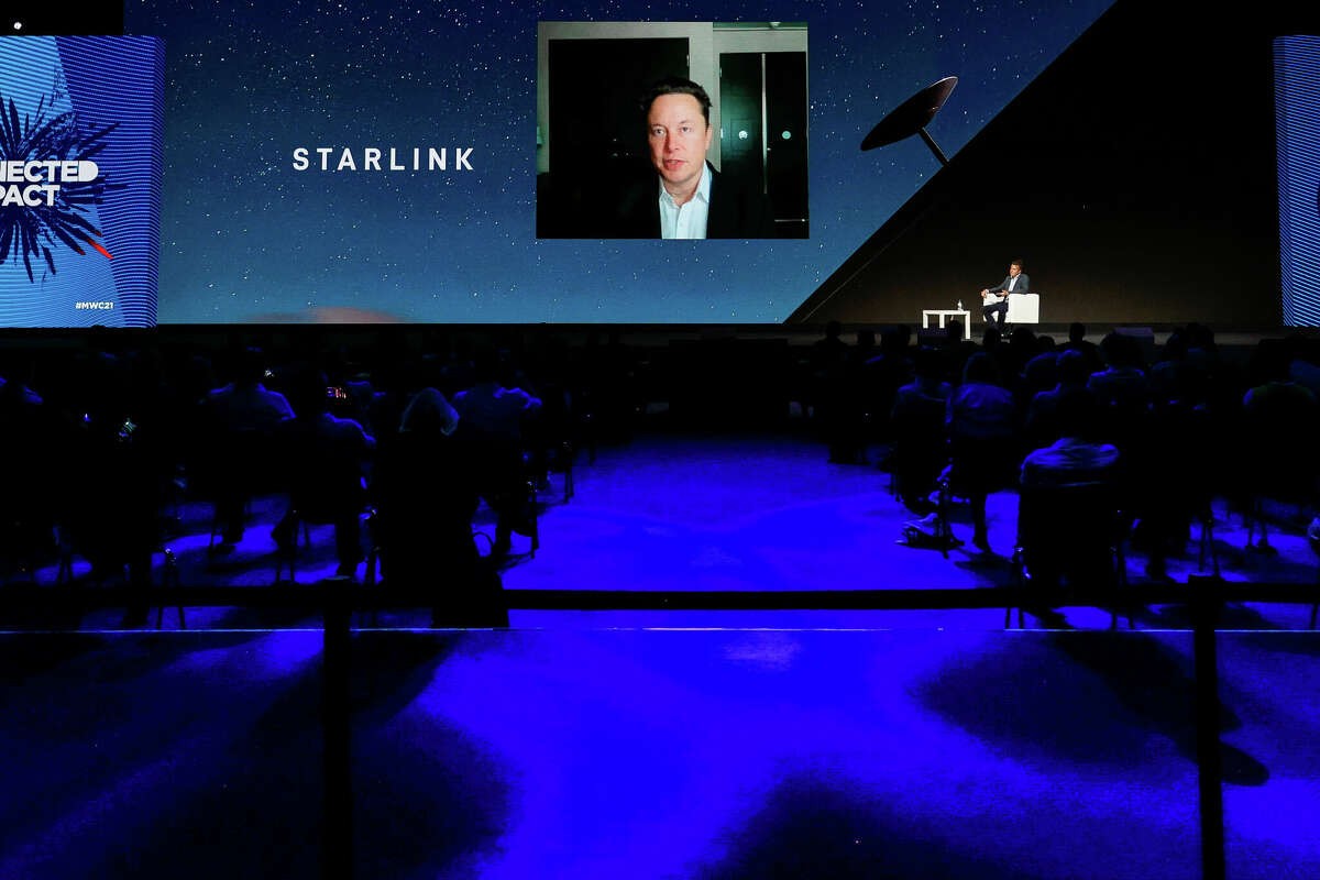 SpaceX Starlink satellite train causes confusion in Michigan, many ... SpaceX Starlink satellite train causes confusion in Michigan, many ...