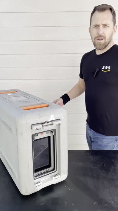 🤘 Justin Garrison on LinkedIn: #aws #eksanywhere #eks #kubernetes | 44 ... 🤘 Justin Garrison on LinkedIn: #aws #eksanywhere #eks #kubernetes | 44 ...