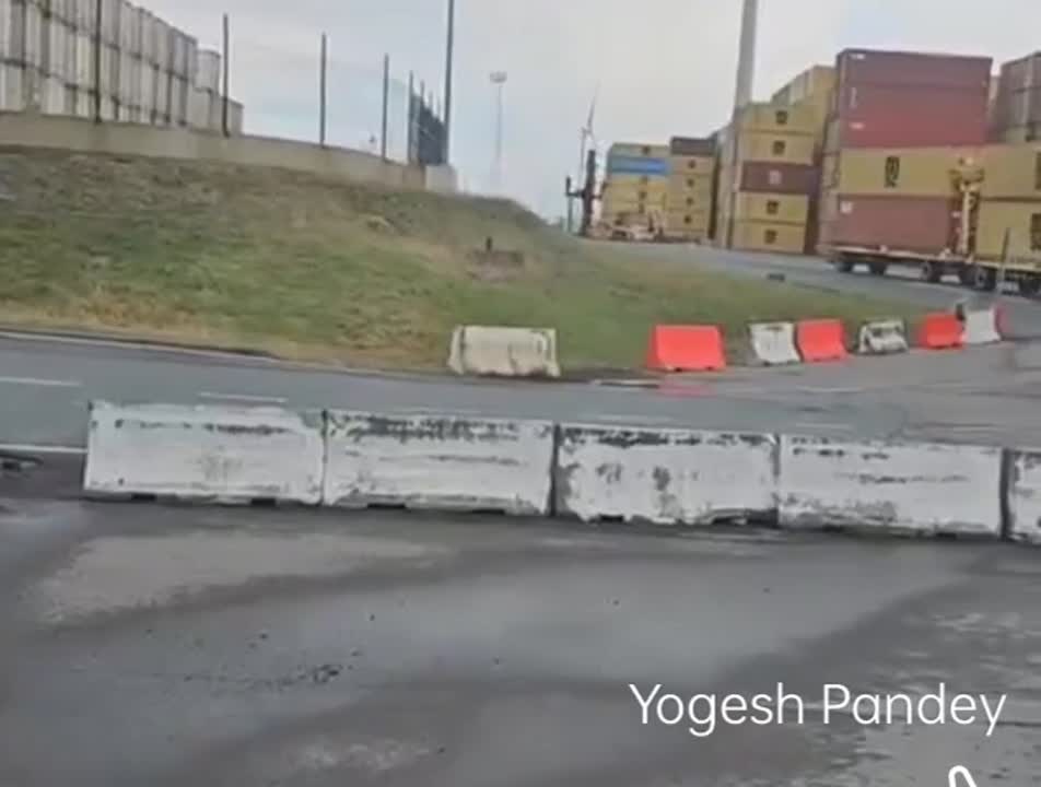 Yogesh Pandey on LinkedIn: #road #trains #trailers #connected #horse # ... Yogesh Pandey on LinkedIn: #road #trains #trailers #connected #horse # ...