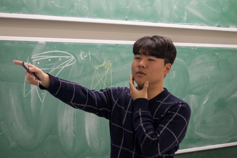 Sang-il Oum on LinkedIn: Hyunwoo Lee gave a talk on the existence of a ... Sang-il Oum on LinkedIn: Hyunwoo Lee gave a talk on the existence of a ...