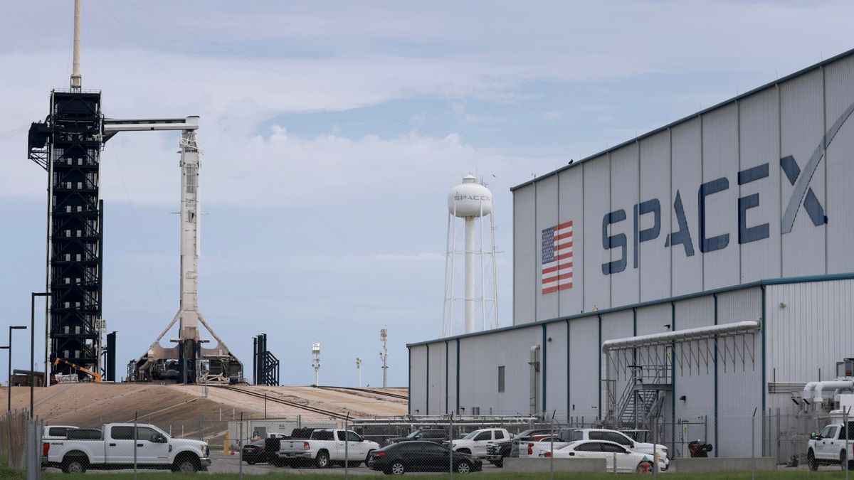 CNBC on LinkedIn: Elon Musk says SpaceX will sue FAA for 'regulatory ... CNBC on LinkedIn: Elon Musk says SpaceX will sue FAA for 'regulatory ...