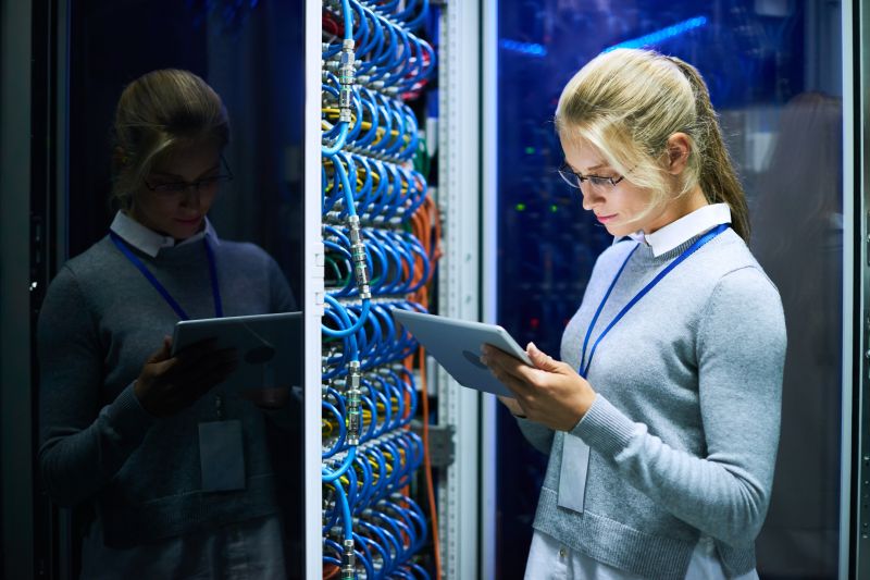 Choosing Between Cloud and On-Premises Virtualization | Ozzie Vargas Choosing Between Cloud and On-Premises Virtualization | Ozzie Vargas