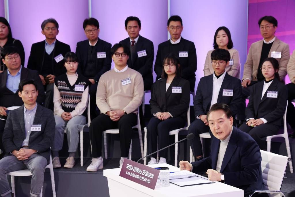 Semiconductor megaclusters in Gyeonggi Province by Yoon Seok-yeol ... Semiconductor megaclusters in Gyeonggi Province by Yoon Seok-yeol ...