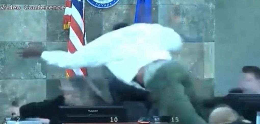 Defendant faces new charges after attacking a Nevada judge in court ... Defendant faces new charges after attacking a Nevada judge in court ...