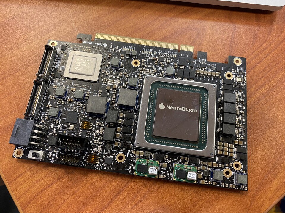 Behold, the SQL Processing Unit (SPU) Behold, the SQL Processing Unit (SPU)
