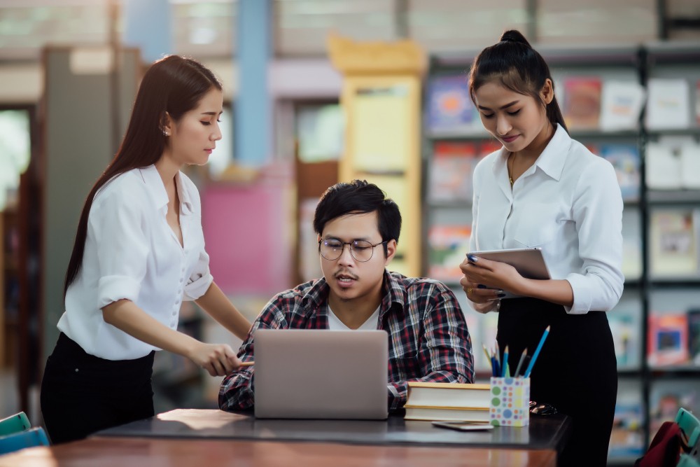 Internships and Apprenticeships in IT: Building the Talent Pipeline Internships and Apprenticeships in IT: Building the Talent Pipeline