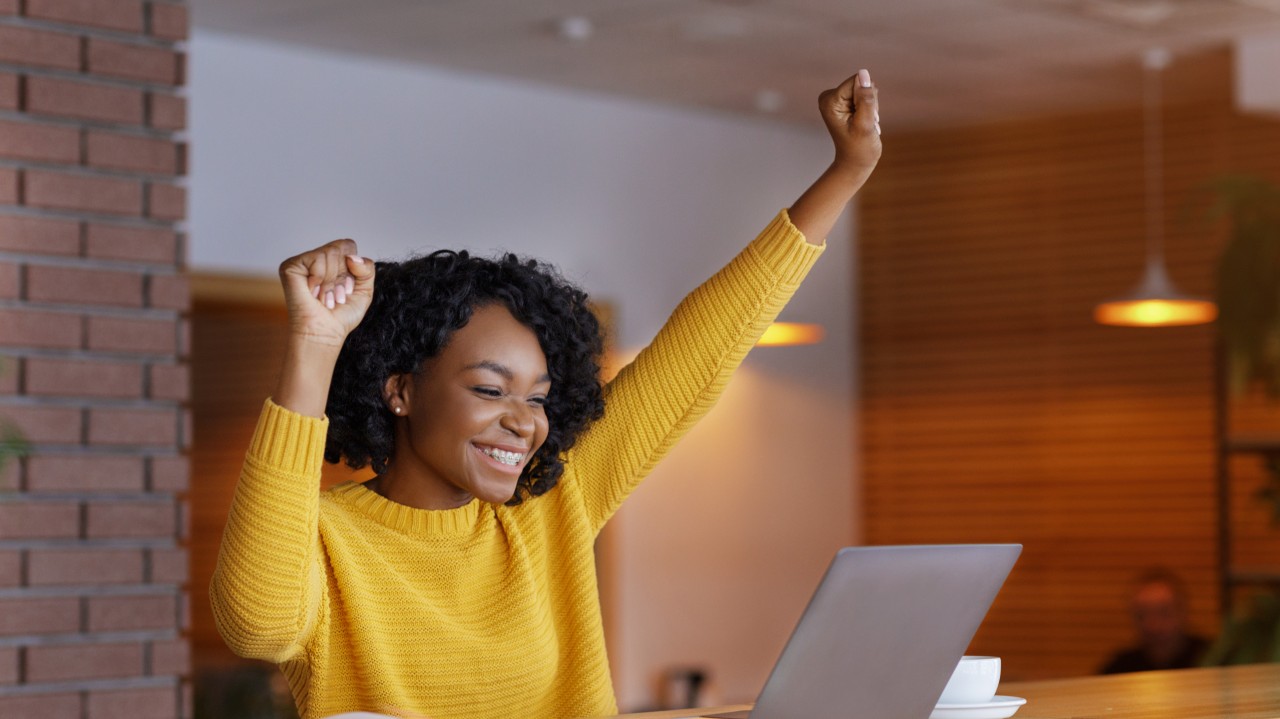 Navigating the Shift: Transitioning from College to Career Navigating the Shift: Transitioning from College to Career