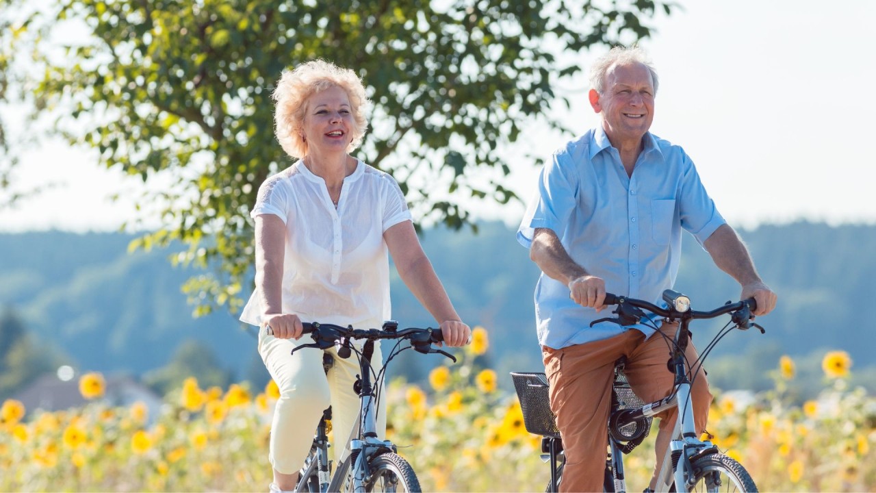 Biological ageing accelerates in key phases, protein, sex differences ... Biological ageing accelerates in key phases, protein, sex differences ...