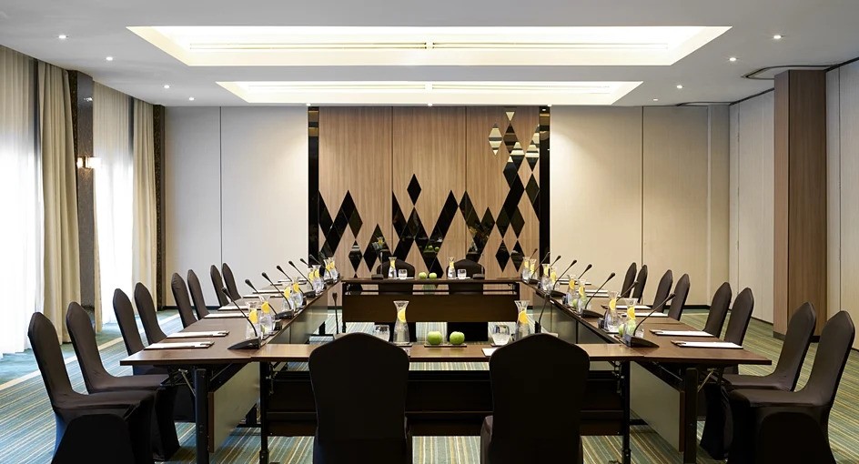 Tips for Conducting a Productive Meeting Tips for Conducting a Productive Meeting