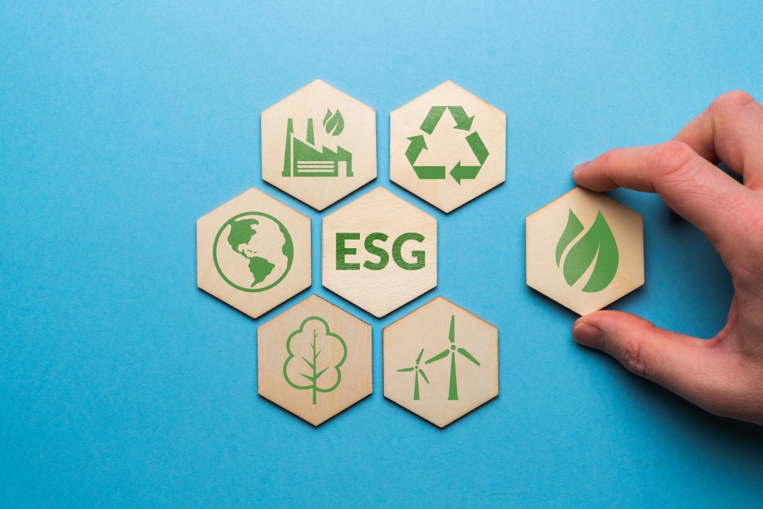 Navigating ESG Reporting Frameworks: A Comprehensive Guide Navigating ESG Reporting Frameworks: A Comprehensive Guide