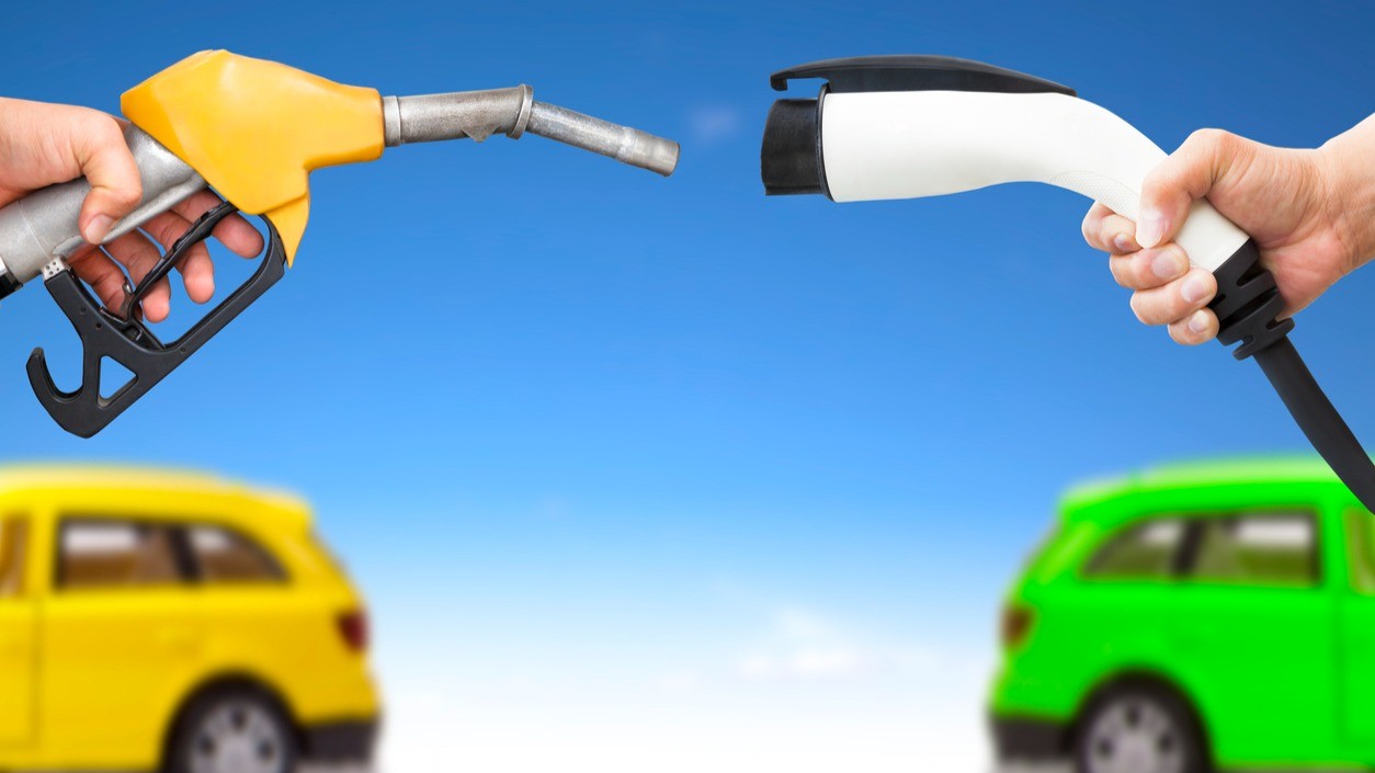 Electric Vehicle vs. Internal Combustion Engine Maintenance: An ... Electric Vehicle vs. Internal Combustion Engine Maintenance: An ...