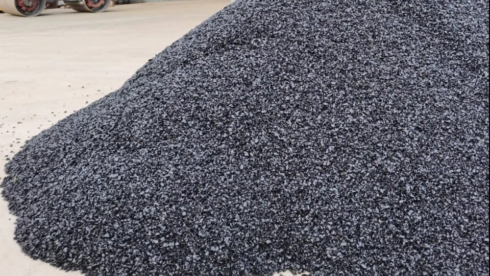 Six Key Differences Between Hot Mix Asphalt and Cold Mix Asphalt Six Key Differences Between Hot Mix Asphalt and Cold Mix Asphalt