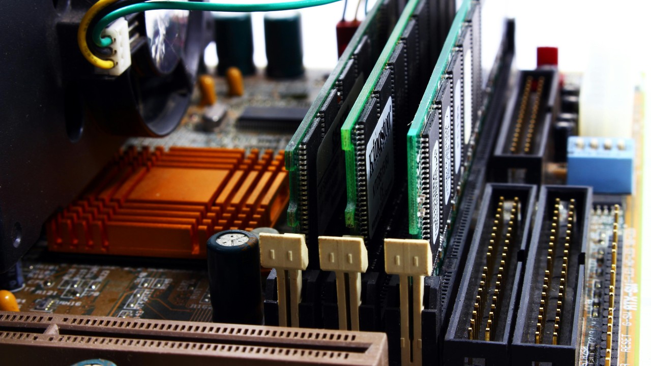 Mastering Memory Efficiency in Serverless Applications: Lessons from ... Mastering Memory Efficiency in Serverless Applications: Lessons from ...